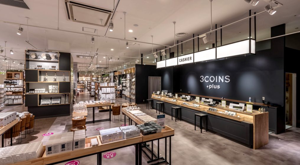 3COINS+plus イオンモール土岐店 | 株式会社バウハウス丸栄 | 店舗デザイン、店舗設計、店舗内装